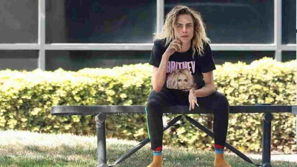 "The Amber Heard Effect?": Cara Delevingne Spurs Concern With Her ...
