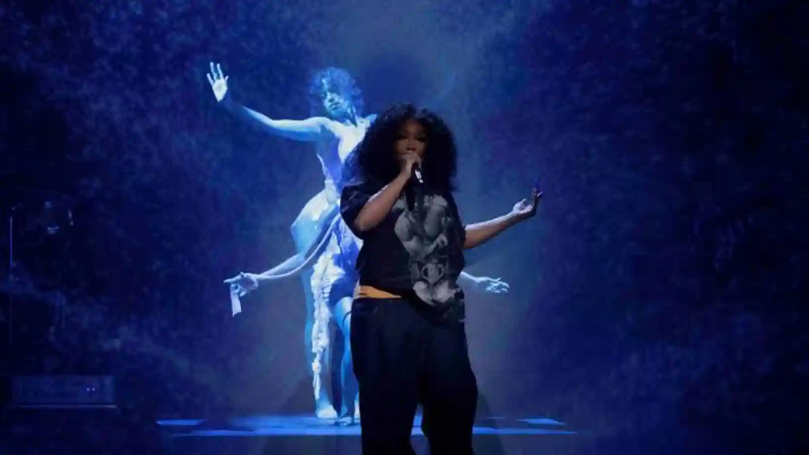 Why People Are Demanding 'Big Boy' Performed By SZA On SNL To Be ...