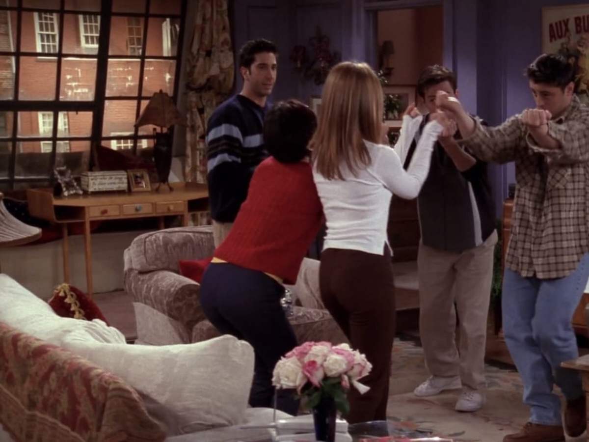 'Friends': In Which Episode Do They Switch Apartments?
