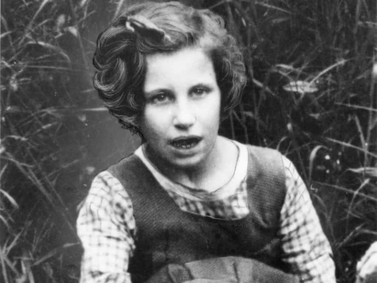 Who Are Nerissa And Katherine Bowes-Lyon, Queen Elizabeth's Cousins Hidden For Their Disabilities?