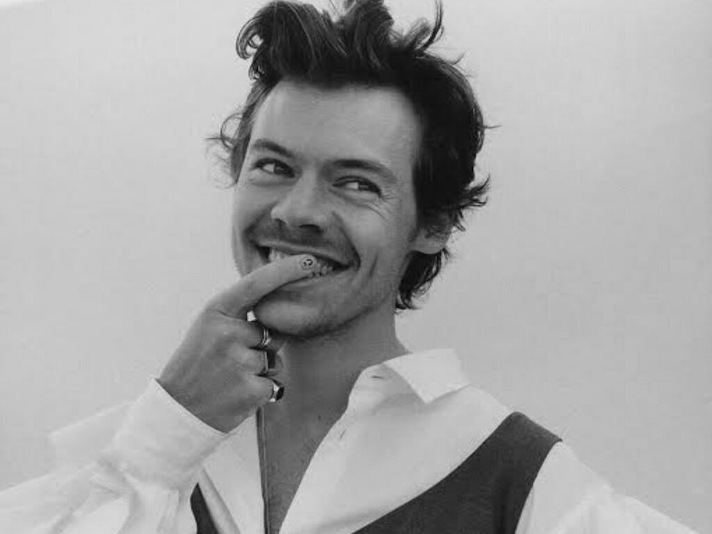 When Prince Made An Androgynous Fashion Statement At Oscars In 1985