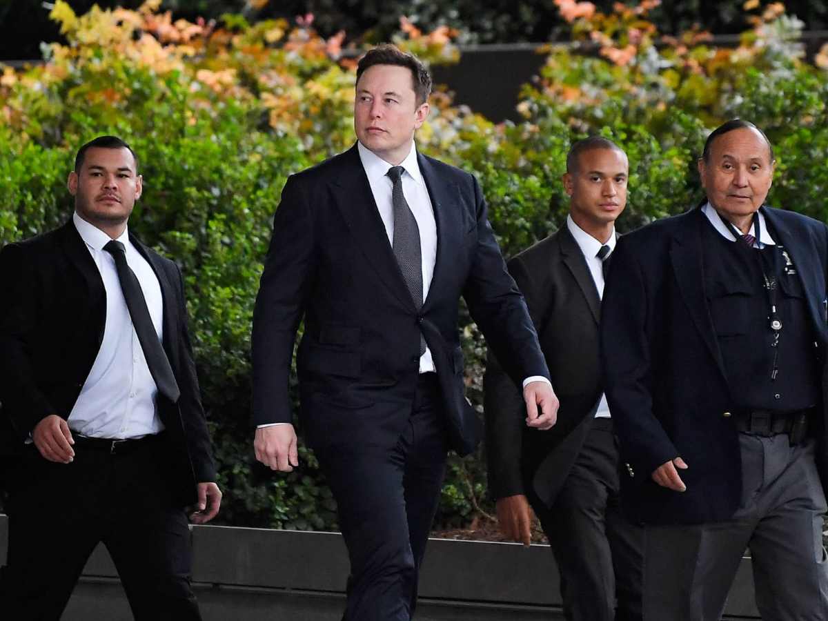 Twitter Engineer Claims At Least 2 Bodyguards Accompany Elon Musk ...