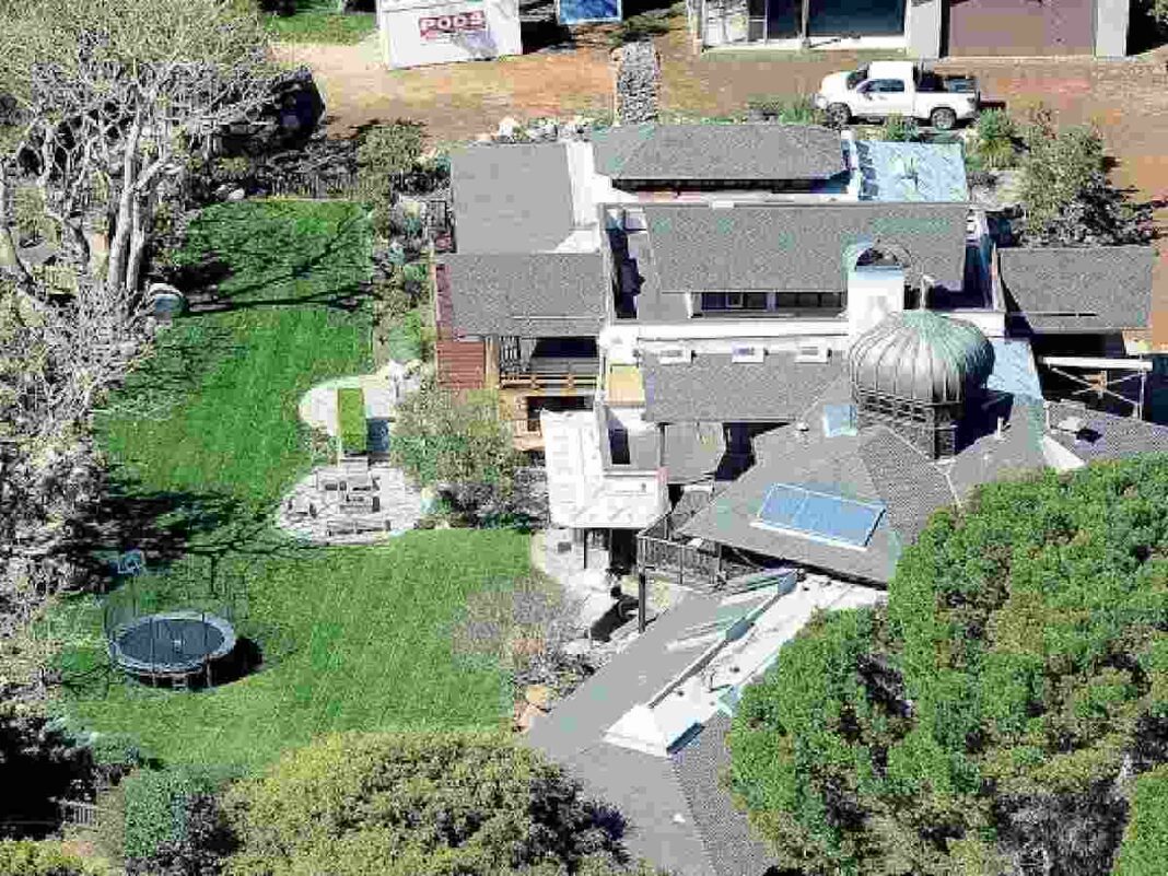 Bob Dylan Net Worth, Music Career, Awards, Wife, Kids, House, And More