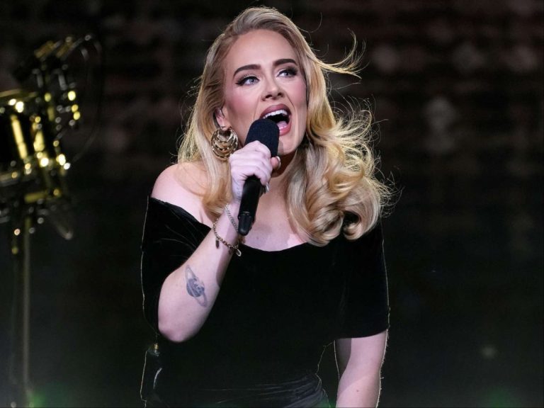 “I'll F***ing Kill You”: Adele Dares Fans To Throw Things At Her On Stage