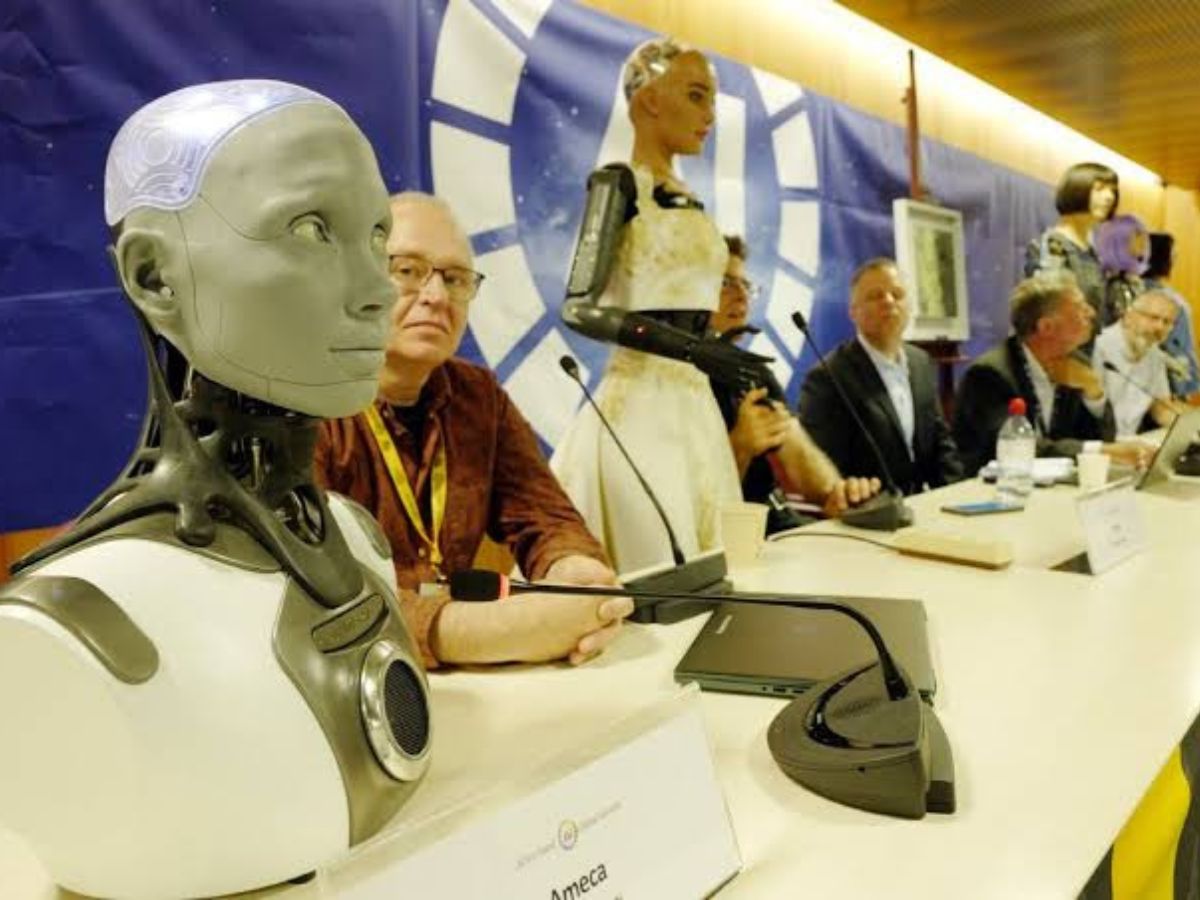 AI Robot Ameca Rolls Eyes As She Cleverly Dodges Question On Robots ...