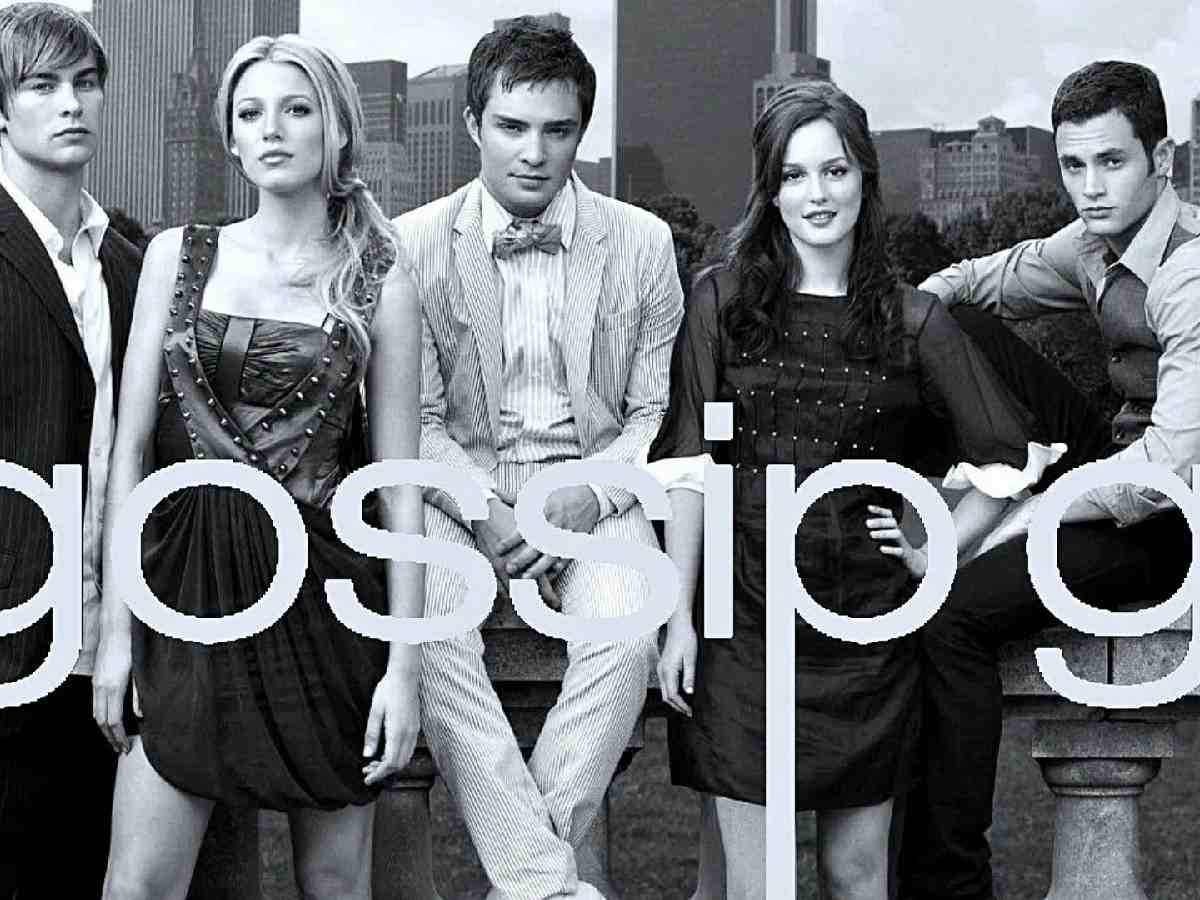 Who Is The Voice Of 'Gossip Girl' In The Original Show And The Reboot?