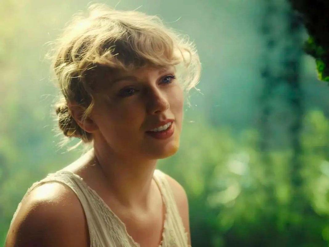 What's Taylor Swift's 'Folklore' Love Triangle?