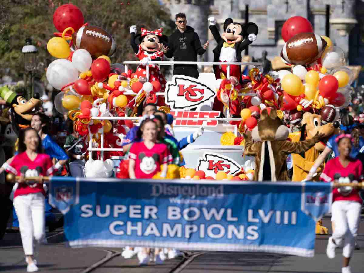 Patrick Mahomes Celebrates Super Bowl Victory At Disneyland With Wife ...