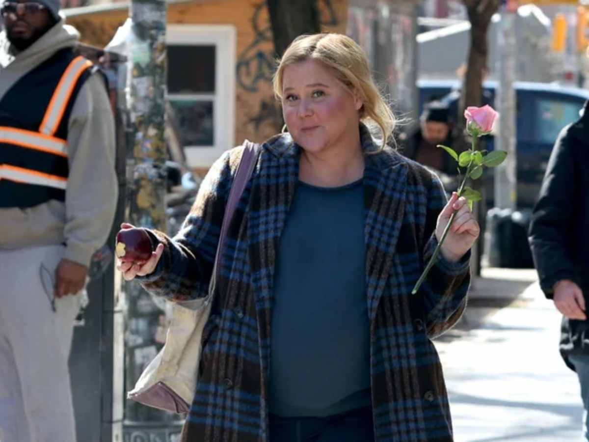 Amy Schumer Sports A Baby Bump On The Set Of 'Kinda Pregnant' After ...