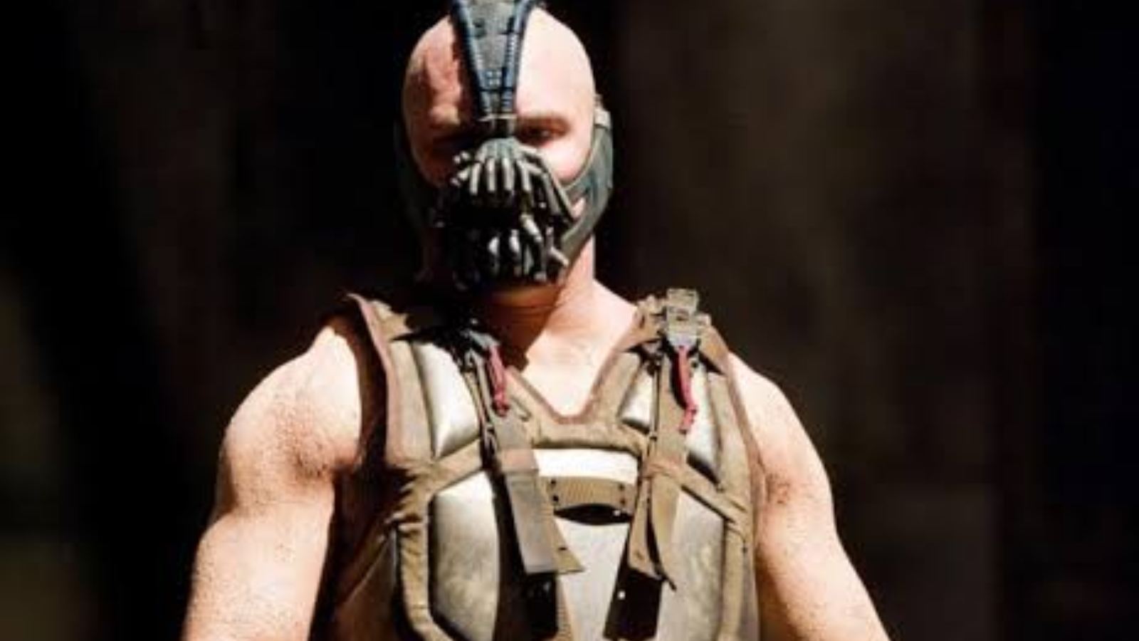 How Tom Hardy Channeled Christopher Nolan To Play Batman Villain Bane ...