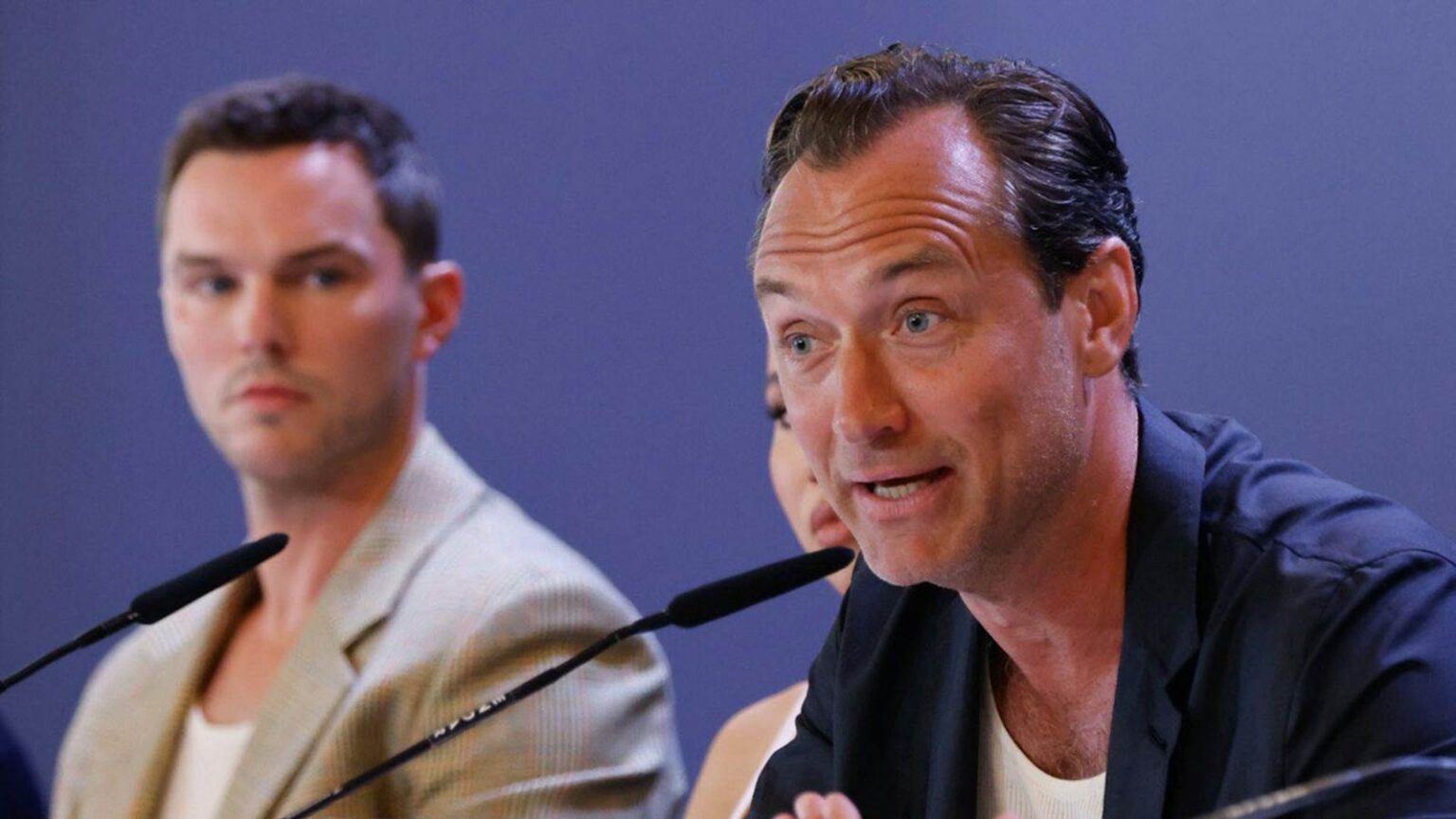 Nicholas Hoult And Jude Law Didn't Speak For Four Weeks While Filming ...