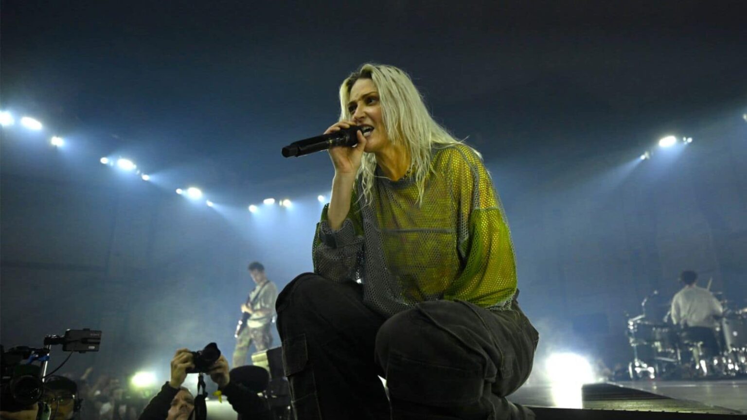 Linkin Park Reinvent Themselves With New Female Singer 7 Years After ...