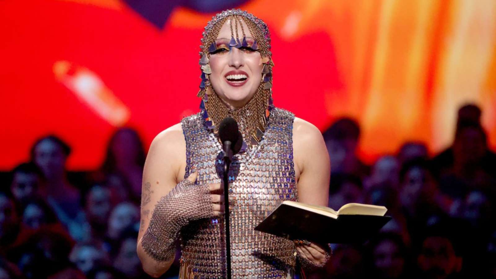 “I Wish People Would Not Give Her A Hard Time”: Miley Cyrus Praises ...