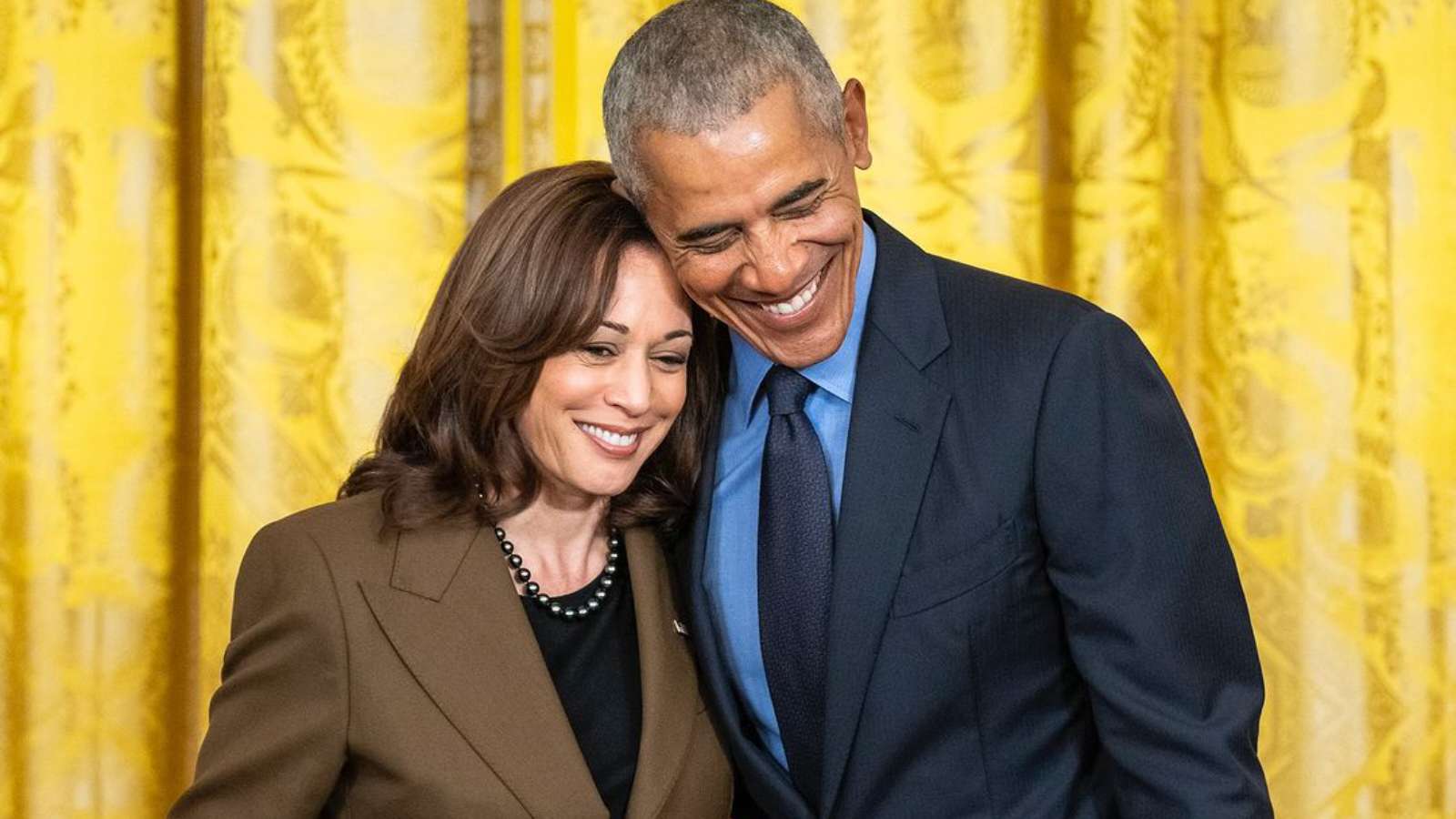 Watch Barack Obama Rap Eminem's 'Lose Yourself' While Campaigning For ...