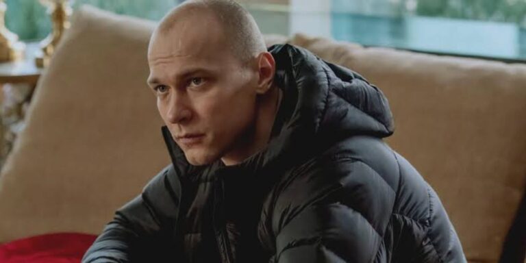 ‘Anora’ Ending Explained: Why Does Ani Break Down In The Last Scene ...