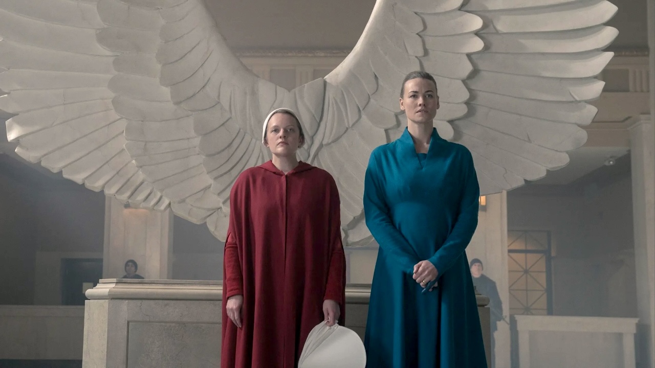 ‘The Handmaid’s Tale’ Finale: Serena Joy Almost Had A Dark And ...