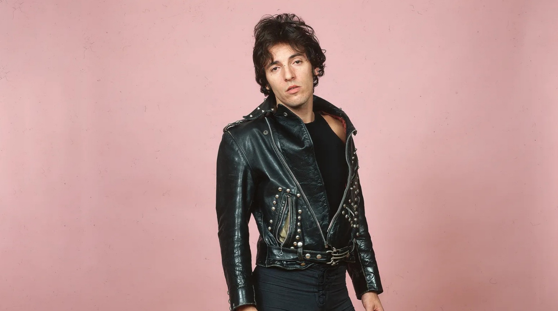 25 Most Stylish Musicians Who Influenced Global Fashion - FirstCuriosity