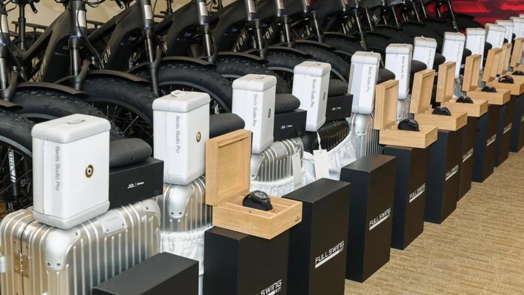 Inside Patrick Mahomes’ Extravagant Christmas Gift Haul For The Chiefs ...