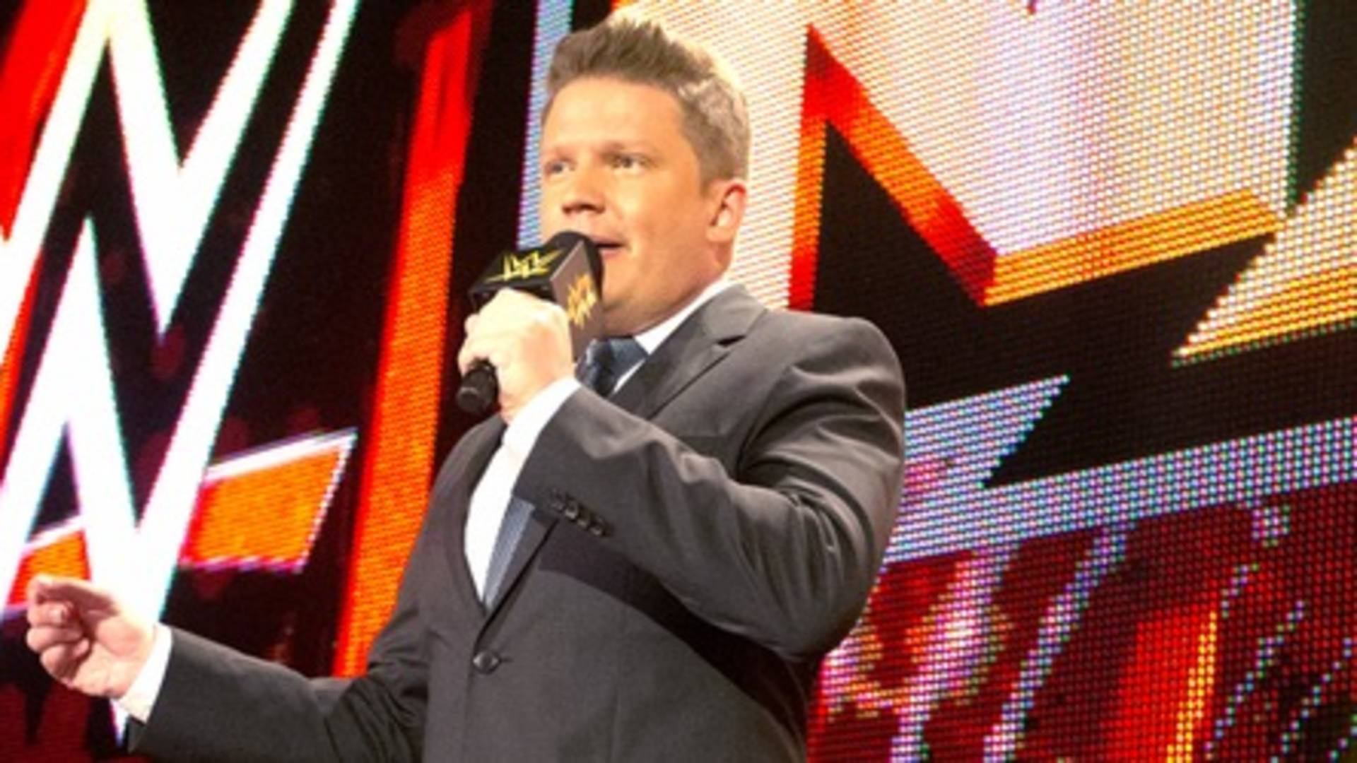 Ranking the 10 Greatest WWE Ring Announcers in WWE History - FirstCuriosity