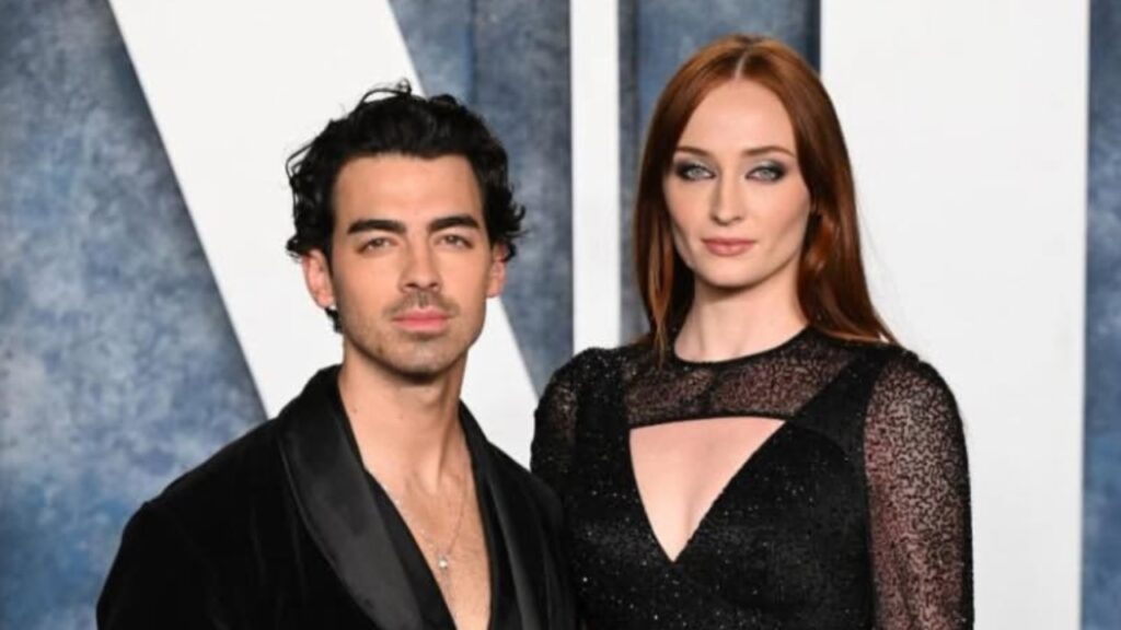 Sophie Turner Addresses Her Love Life Following Chris Martin Dating ...