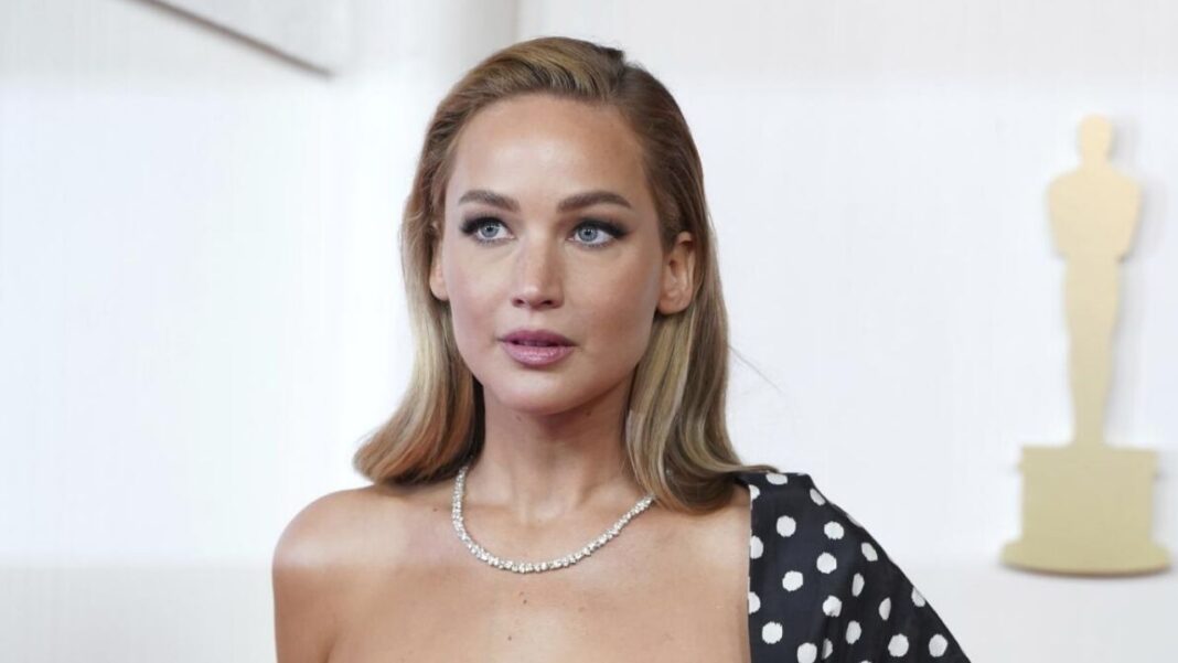 Jennifer Lawrence Slams The “Weird” Pressure People Put On Those Who ...