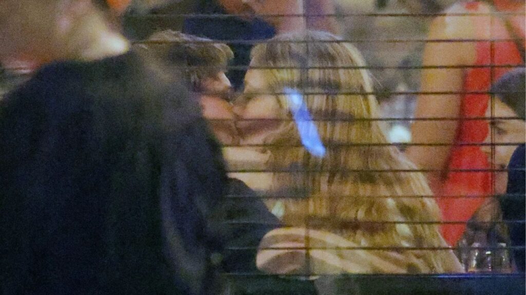 Taylor Swift's Ex Joe Alwyn Sparks Romance Rumors After PDA-Filled Date ...